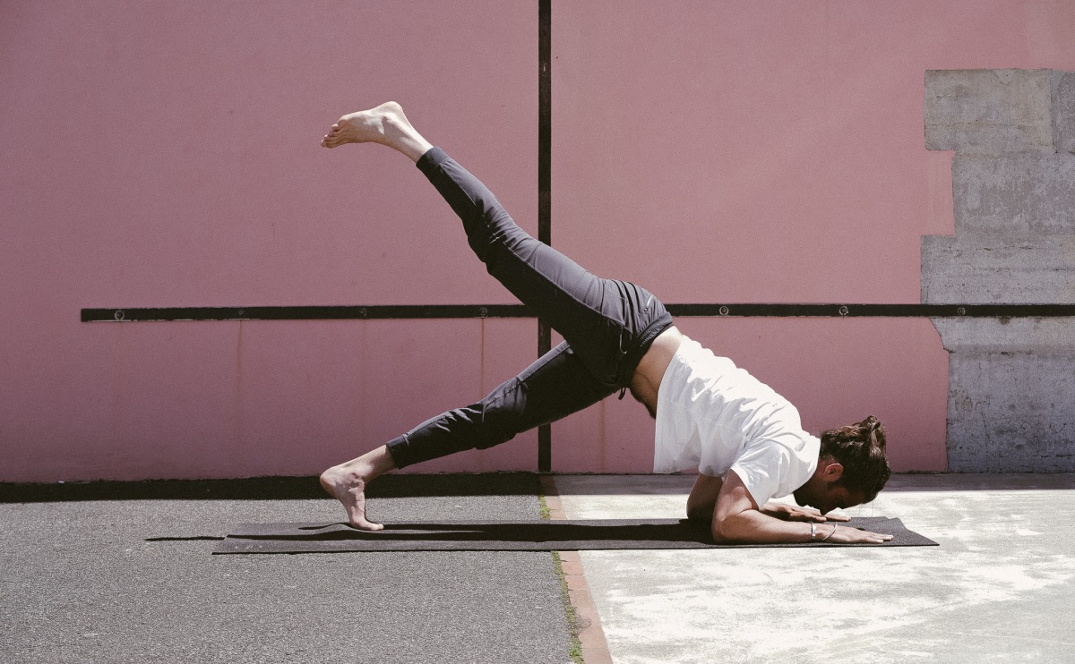 Thibaud Adema, Prof de yoga à Biarritz - Le Labo Slow Life