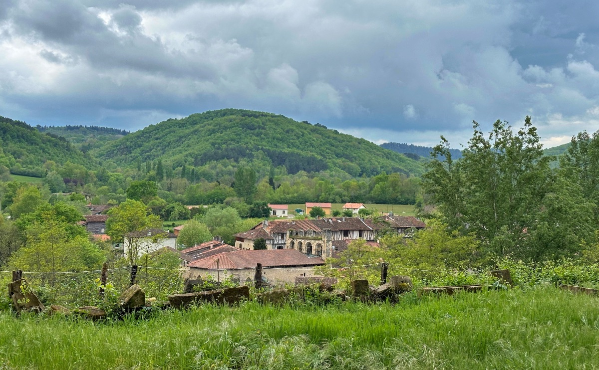 Dimanche slow à Montbrun bocage, le village aux ondes guérisseuses ...