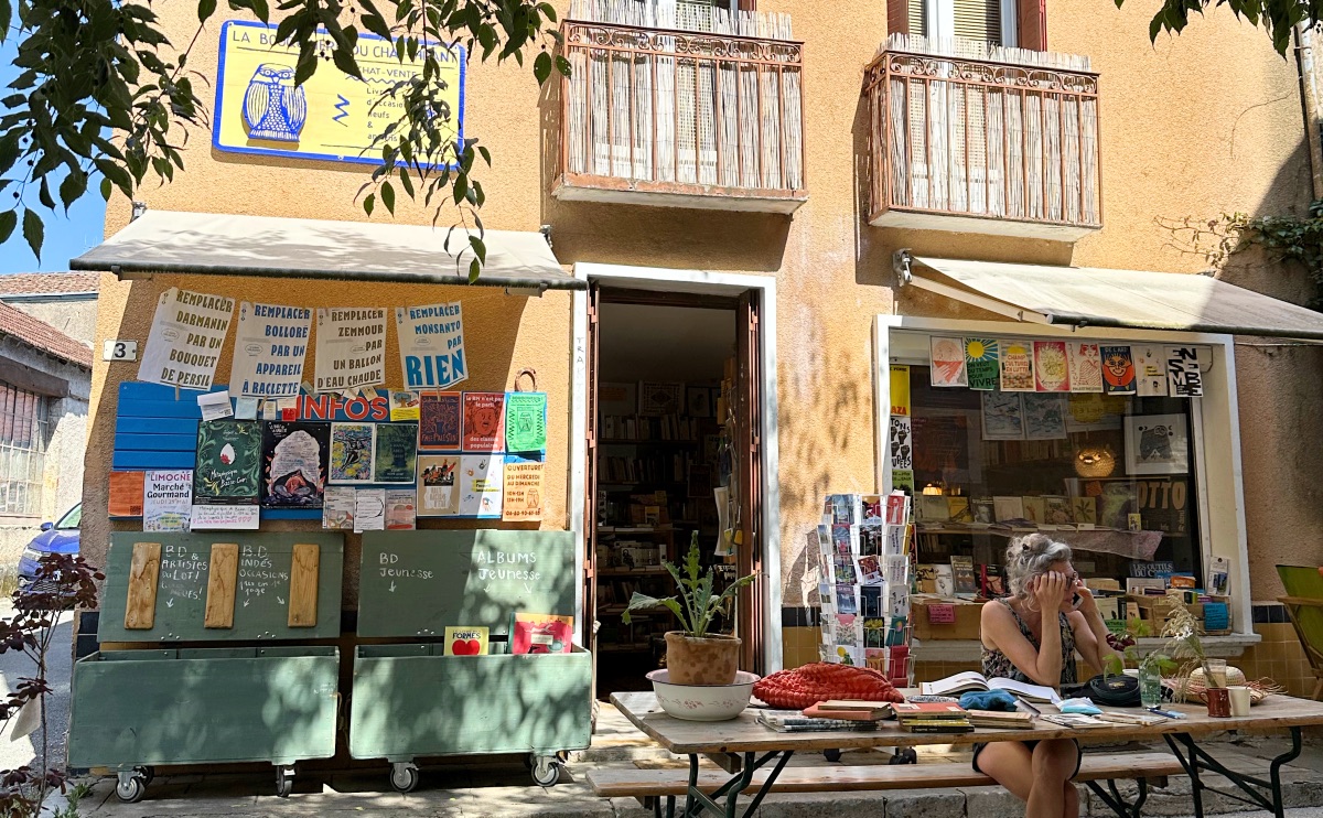 La bouquinerie du chat huant. La librairie aux airs de refuge.